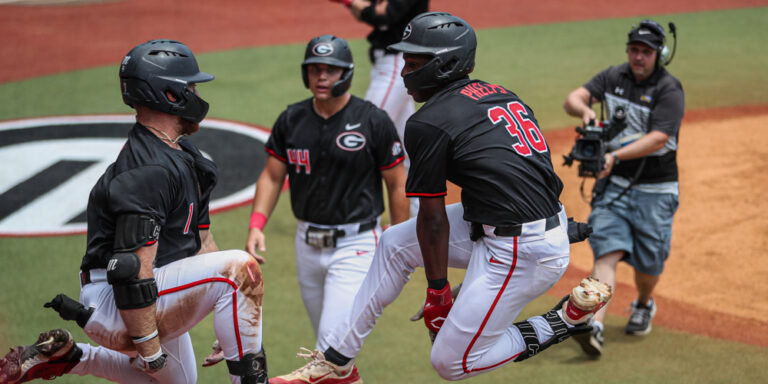 Athens: Georgia bats wake up, keeping Bulldogs alive • D1Baseball