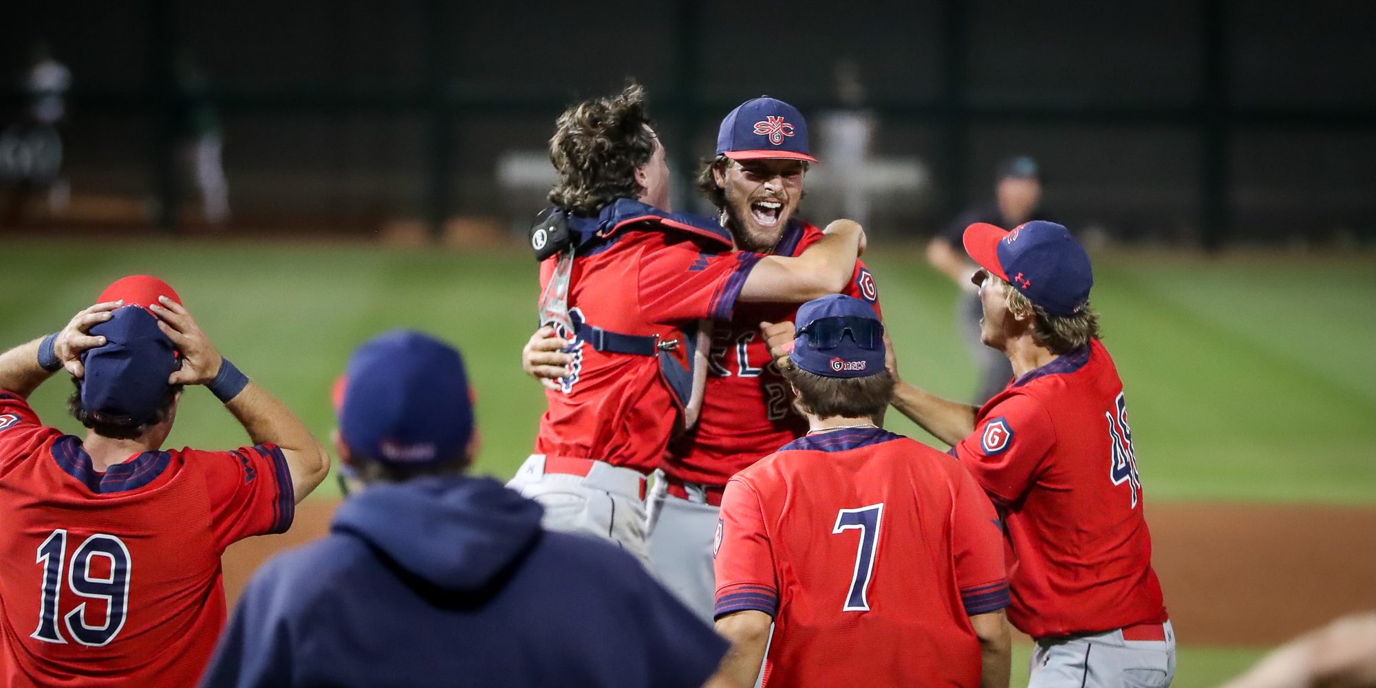 Gaels go the distance, taking back-to-back WCC crowns after outlasting ...
